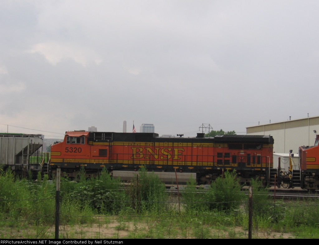 BNSF 5320